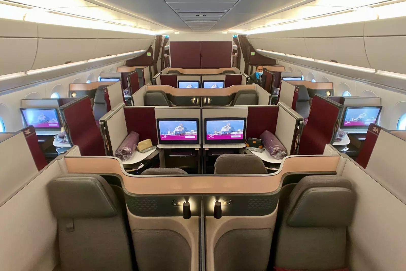 Hoe Qatar Airways 'nije 787-9 saaklike klasse fergelike mei Qsuite 1010_1