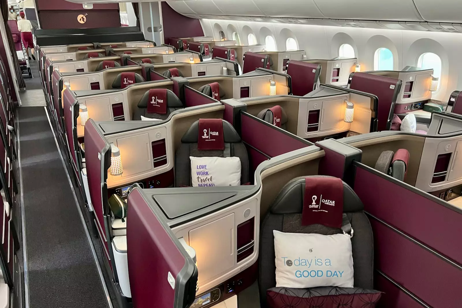 Шолу: Qatar Airways компаниясының Boeing 787-9 Dreamliner ұшағындағы жаңа бизнес класы 1011_56