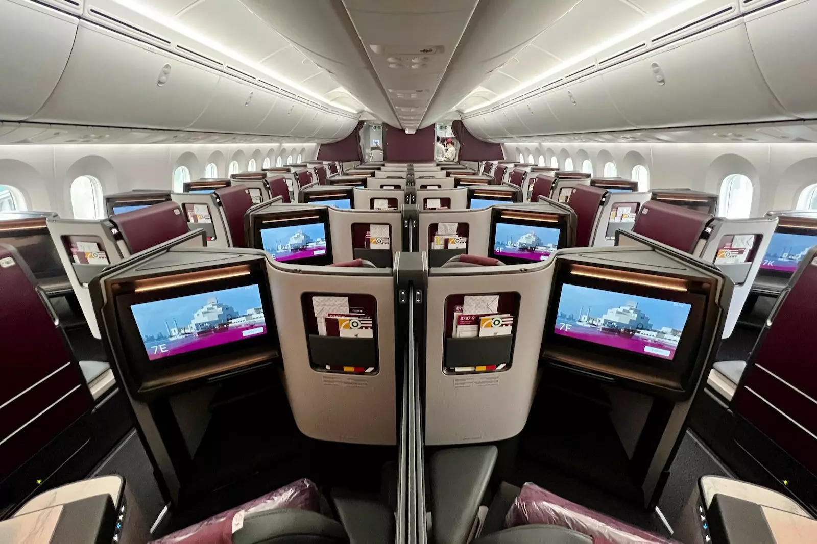 Dib u eegis: Heerka ganacsi ee cusub ee Qatar Airways ee Boeing 787-9 Dreamliner 1011_57