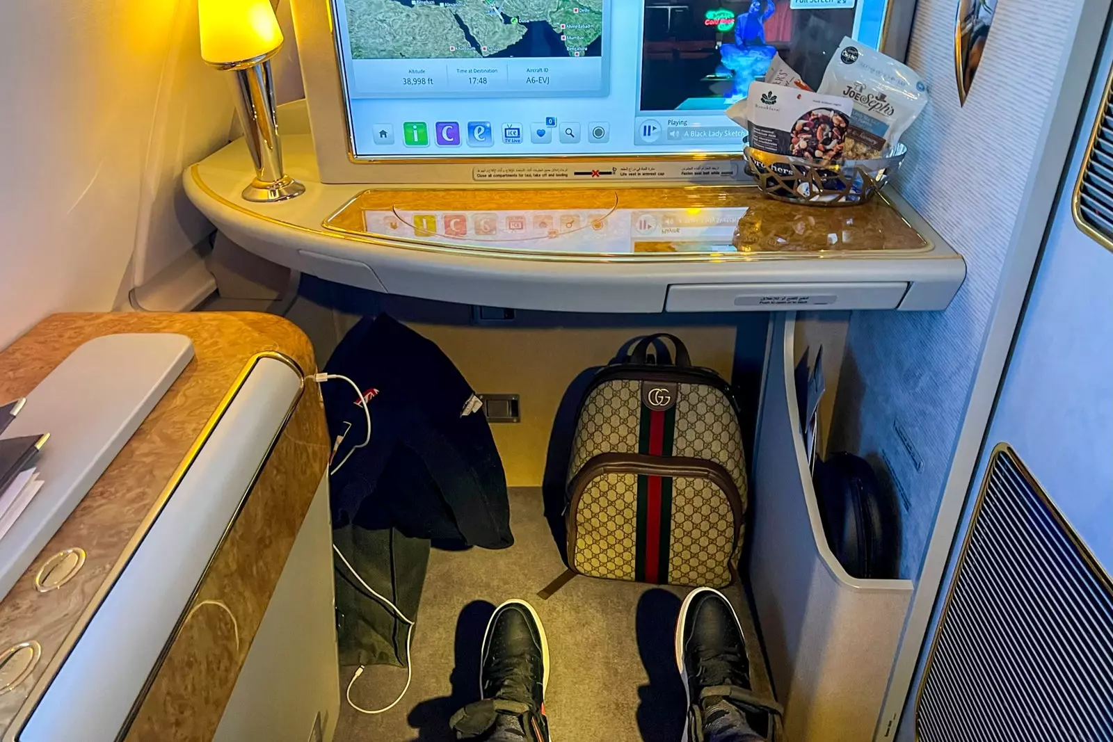 Een verhaal over twee hutten: een overzicht van Emirates First Class en Economy van New York tot Mauritius 1012_32