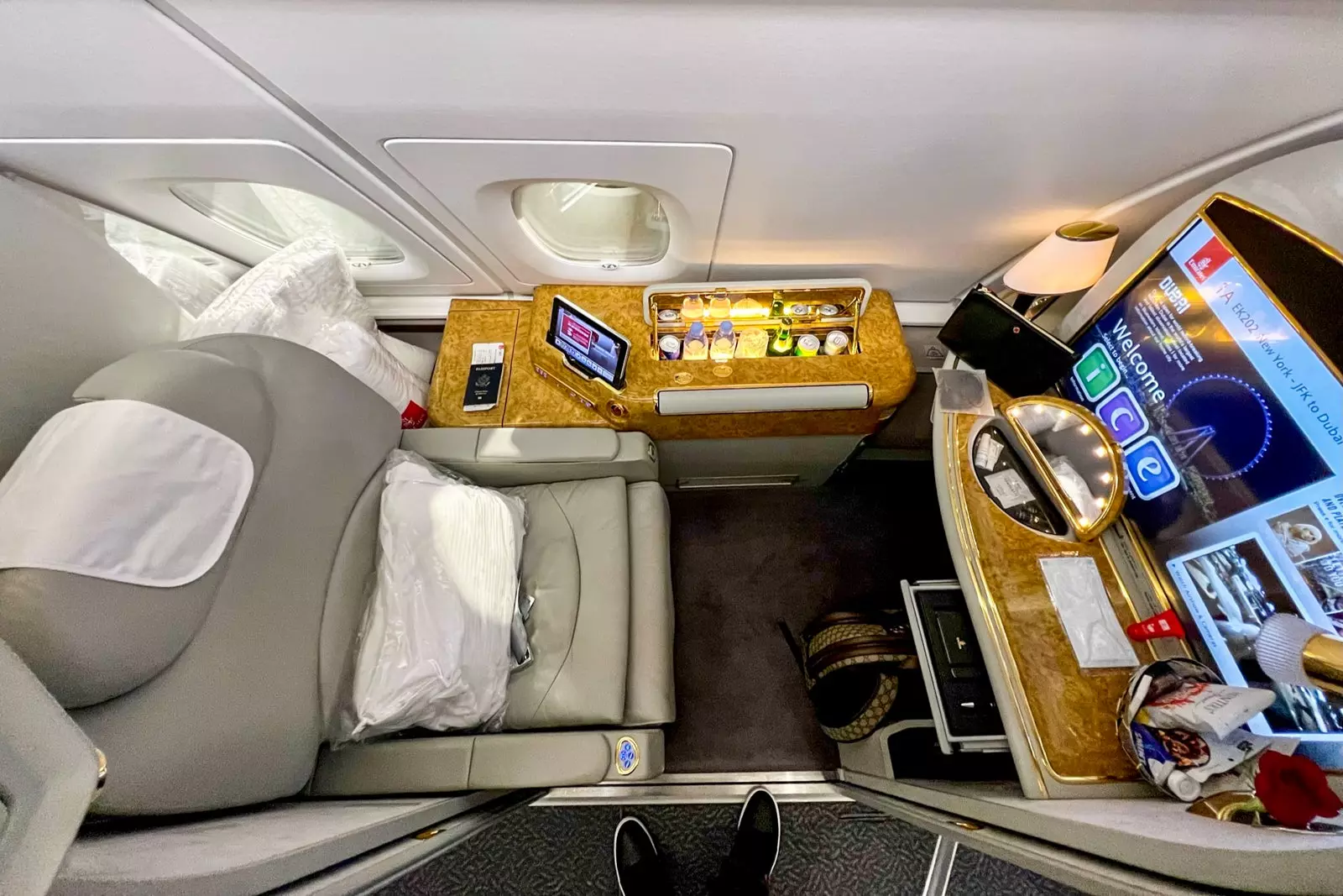 Een verhaal over twee hutten: een overzicht van Emirates First Class en Economy van New York tot Mauritius 1012_8