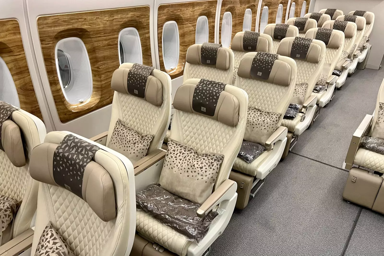 Ulasan: Kabin ekonomi premium baru Emirates di Airbus A380 1014_30