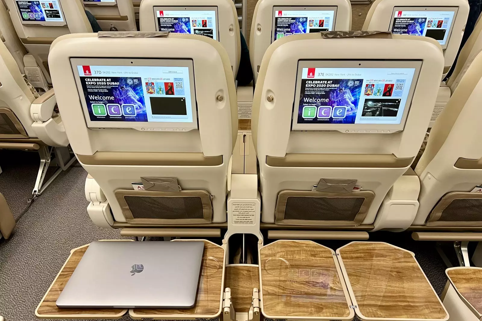 Resensie: Emirates se nuwe premium-ekonomiekajuit op die Airbus A380 1014_46