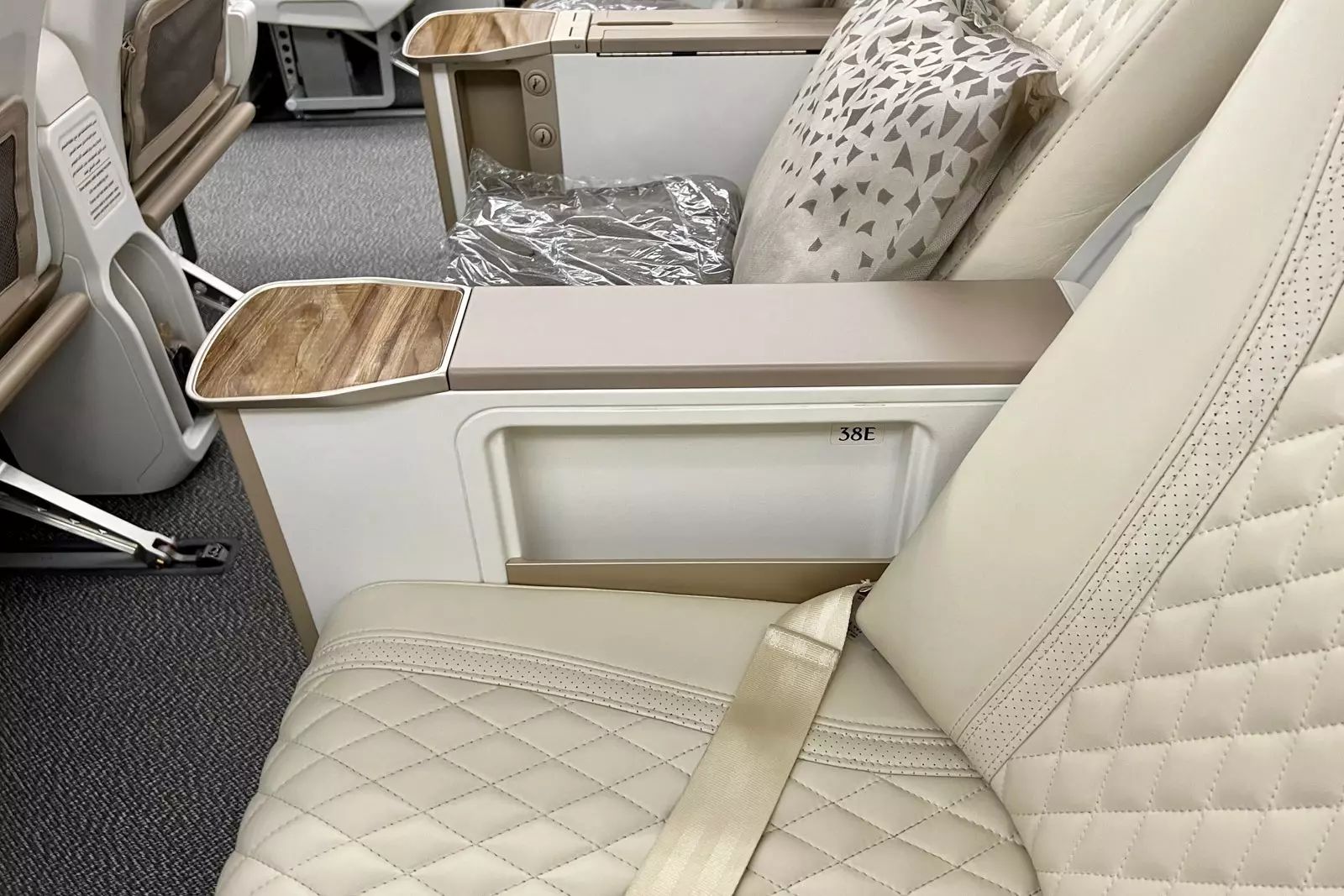 Ulasan: Kabin ekonomi premium baru Emirates di Airbus A380 1014_47