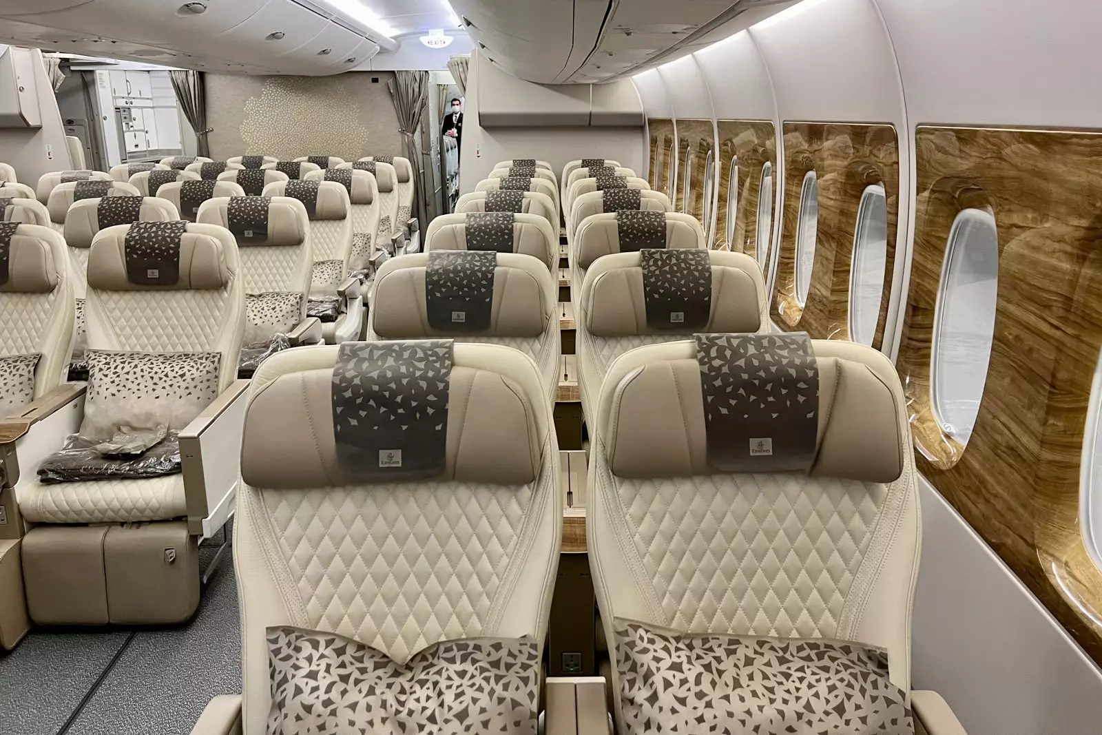 Ulasan: Kabin ekonomi premium baru Emirates di Airbus A380 1014_50