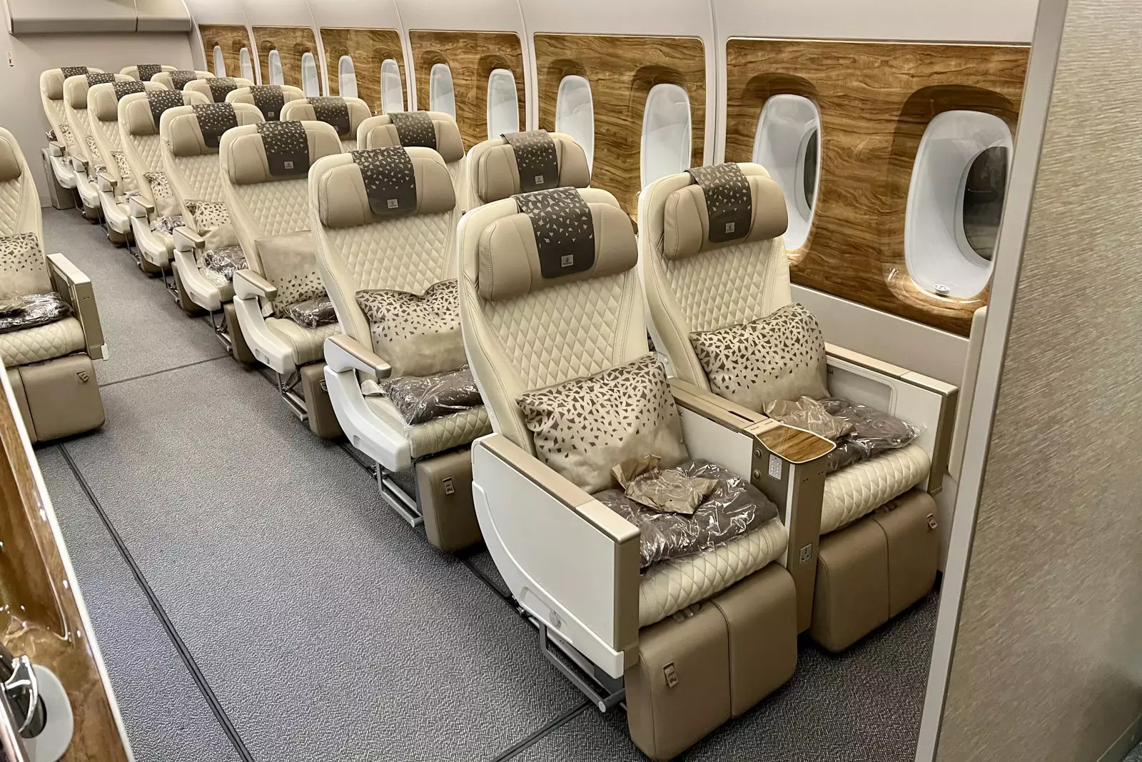 Pārskats: Emirates jaunā augstākās klases ekonomiskās klases kabīne Airbus A380 1014_55