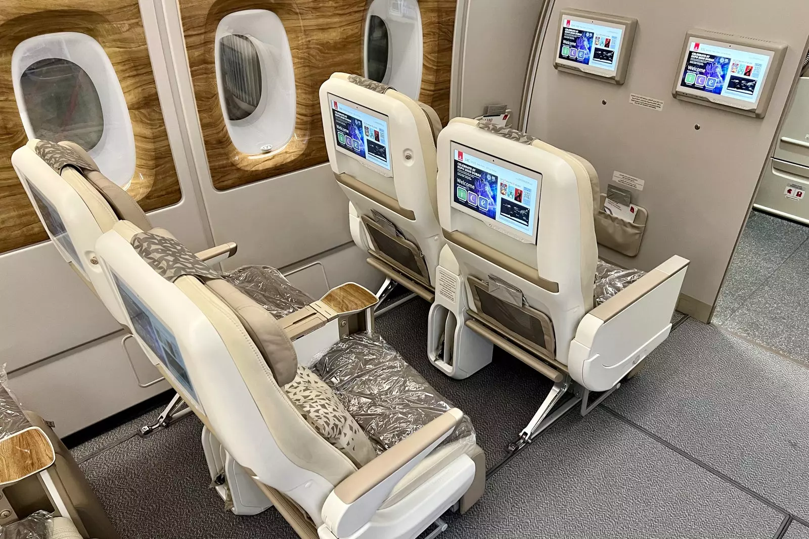 Ulasan: Kabin ekonomi premium baru Emirates di Airbus A380 1014_57