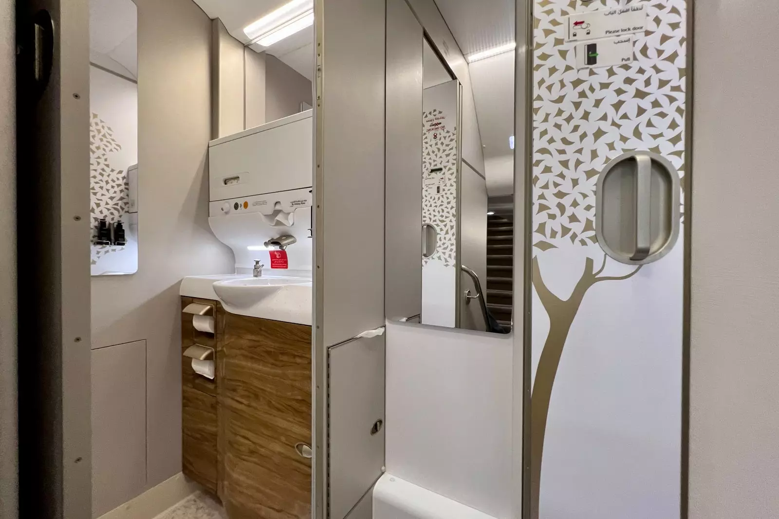 Resensie: Emirates se nuwe premium-ekonomiekajuit op die Airbus A380 1014_62