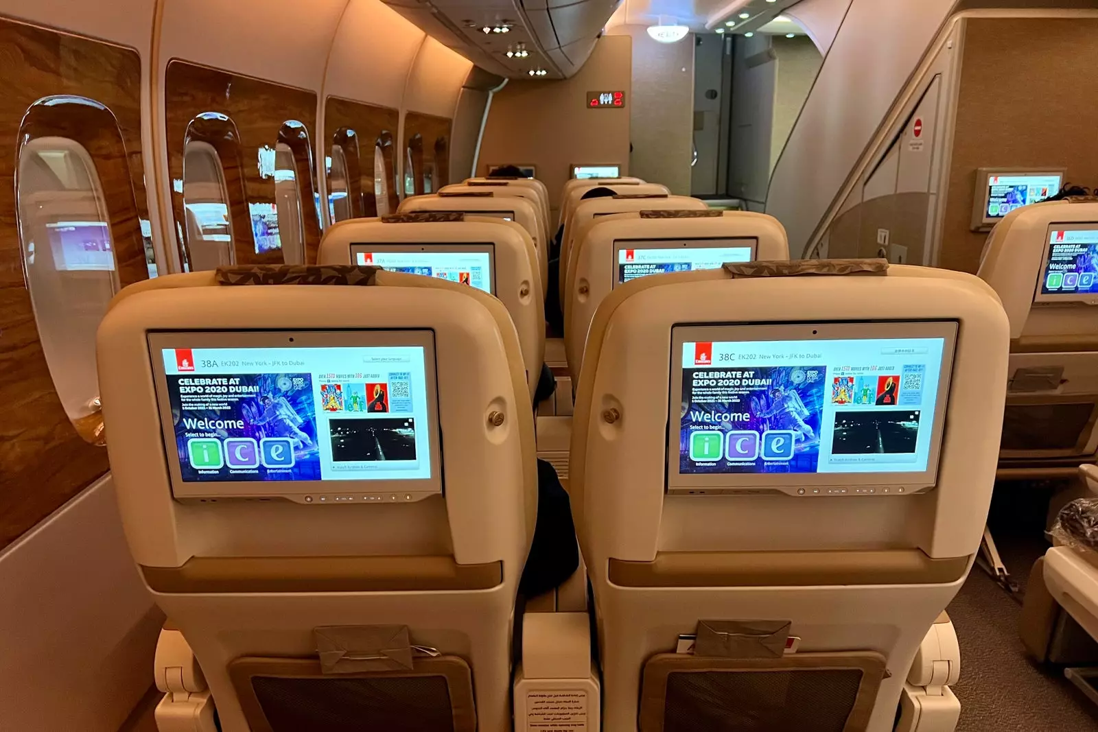 Ulasan: Kabin ekonomi premium baru Emirates di Airbus A380 1014_80