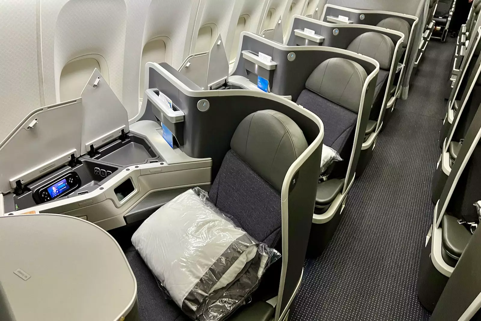 Recenzia: Najlepší americký Boeing 777-200 business class z JFK do Izraela 1017_42