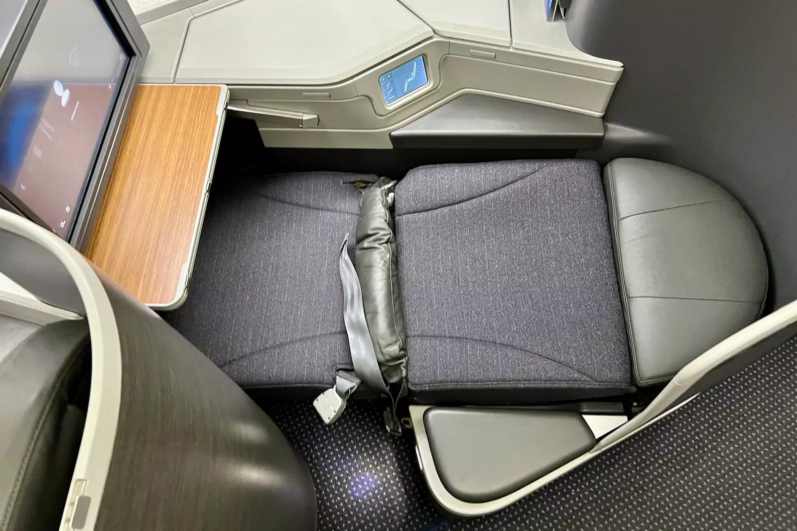 Anmeldelse: Amerikaners beste Boeing 777-200 business class fra JFK til Israel 1017_52