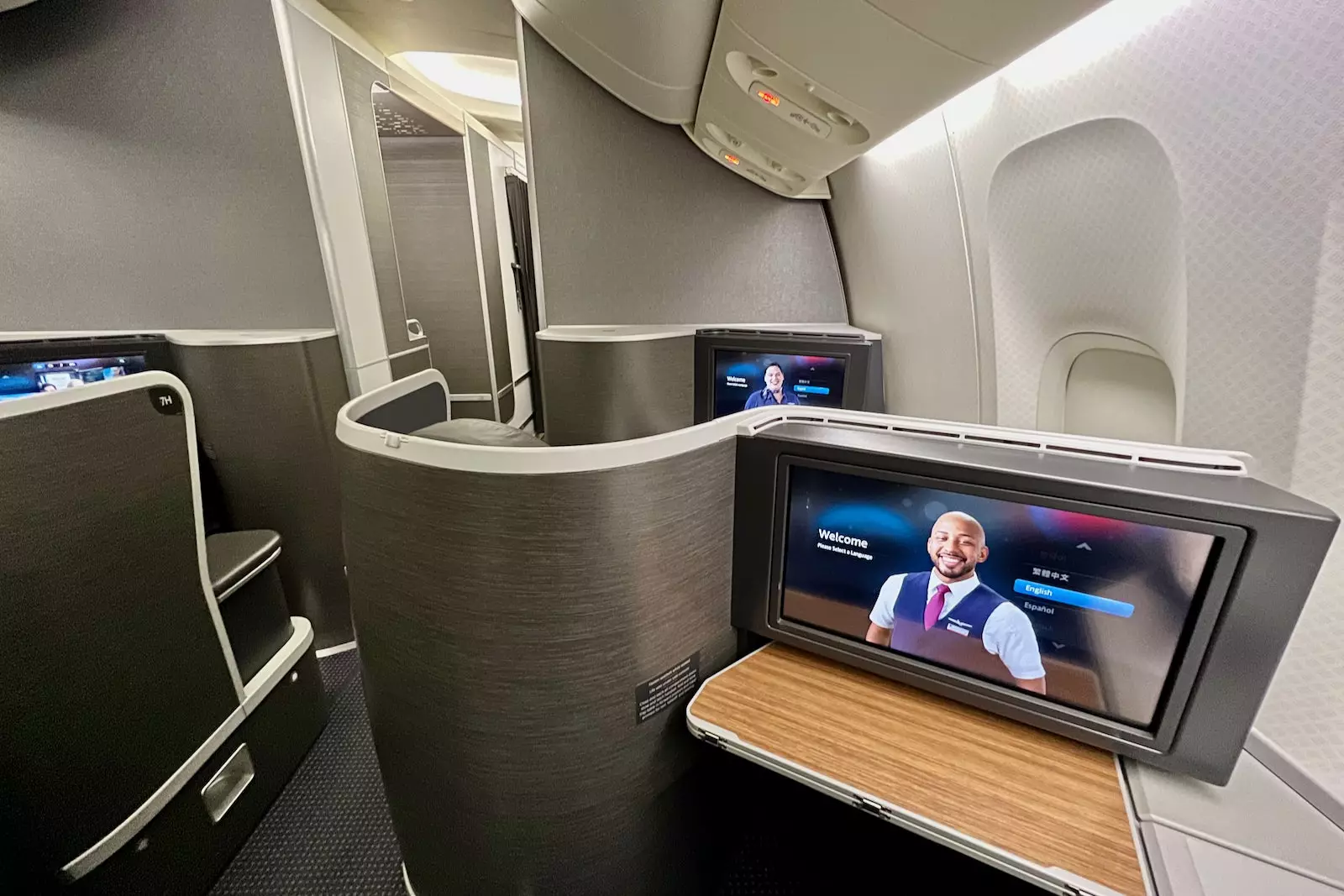 Recenzia: Najlepší americký Boeing 777-200 business class z JFK do Izraela 1017_58