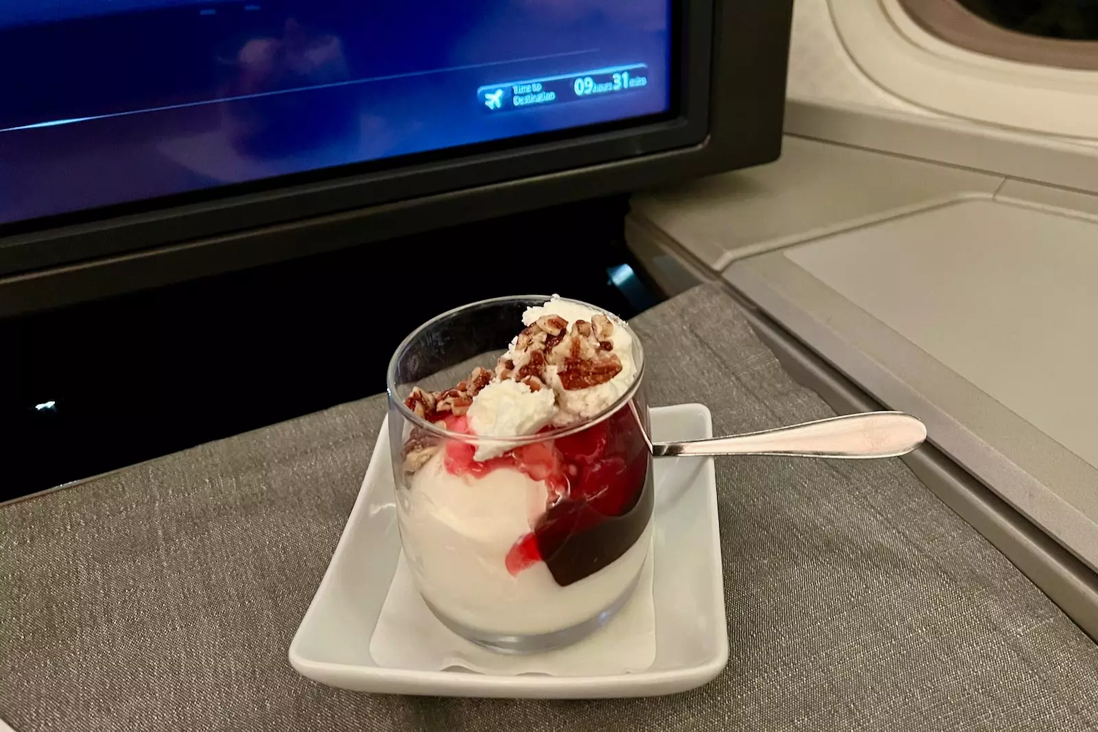 Recenzia: Najlepší americký Boeing 777-200 business class z JFK do Izraela 1017_70