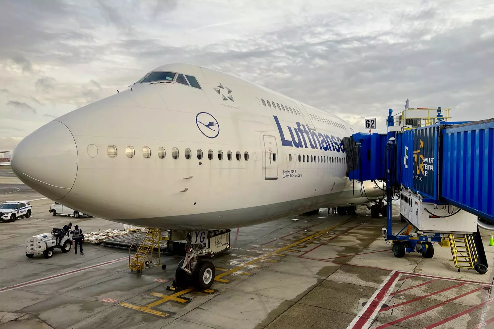 Apžvalga: „Lufthansa“ pirmoji klasė „Boeing 747-8“ iš Frankfurto į Niuarką 1019_41