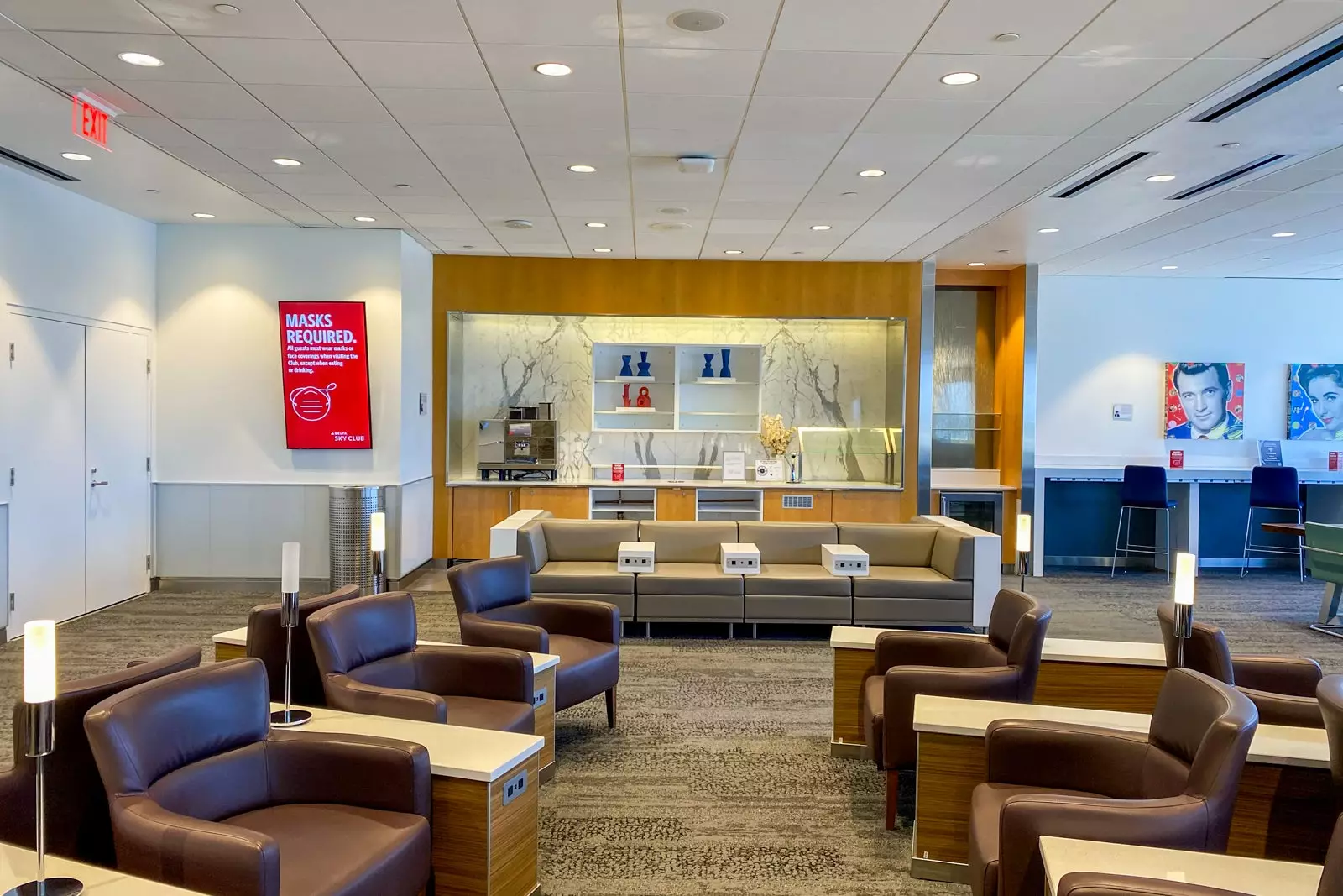 Đánh giá về Delta Sky Club LAX trong đại dịch