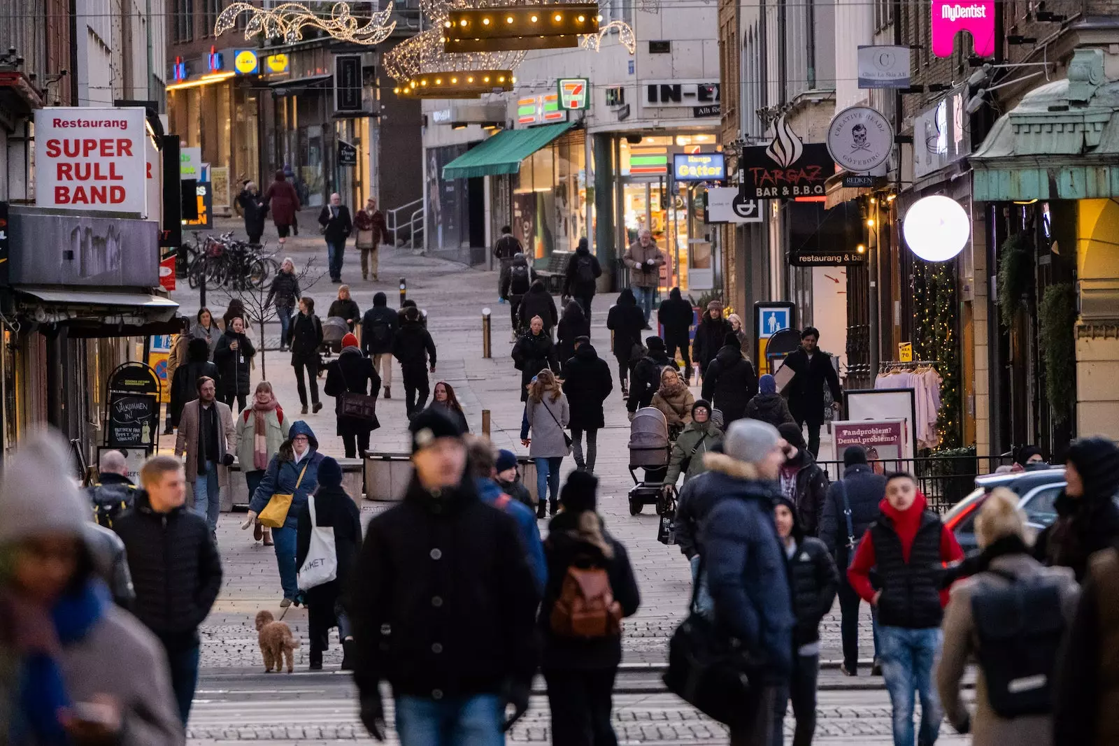 Sweden ta zama sabuwar ƙasa ta EU don ɗaukar hani na gida na COVID-19