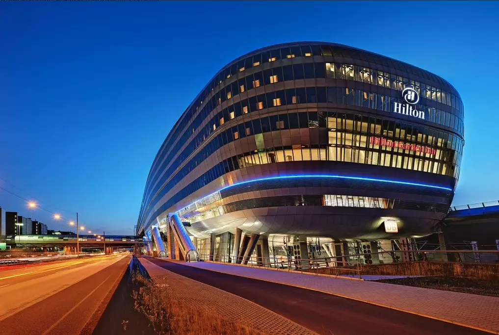 Şəkil Hilton Frankfurt Hava Limanındandır