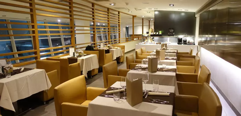 Lufthansa First Class Wining & Dining Lounge u JFK je salon u salonu.