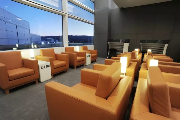 Lounge Cathay Pacific di SFO baru-baru ini mengalami pengembangan yang dramatik. Imej ihsan Cathay Pacific.