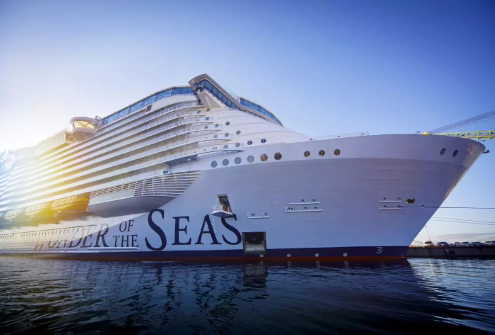 ကမ္ဘာ့အကြီးဆုံး အပျော်စီးသင်္ဘော Wonder of the Seas သည် Royal Caribbean ရေယာဉ်စုတွင် တရားဝင်ပါဝင်ခဲ့သည်။