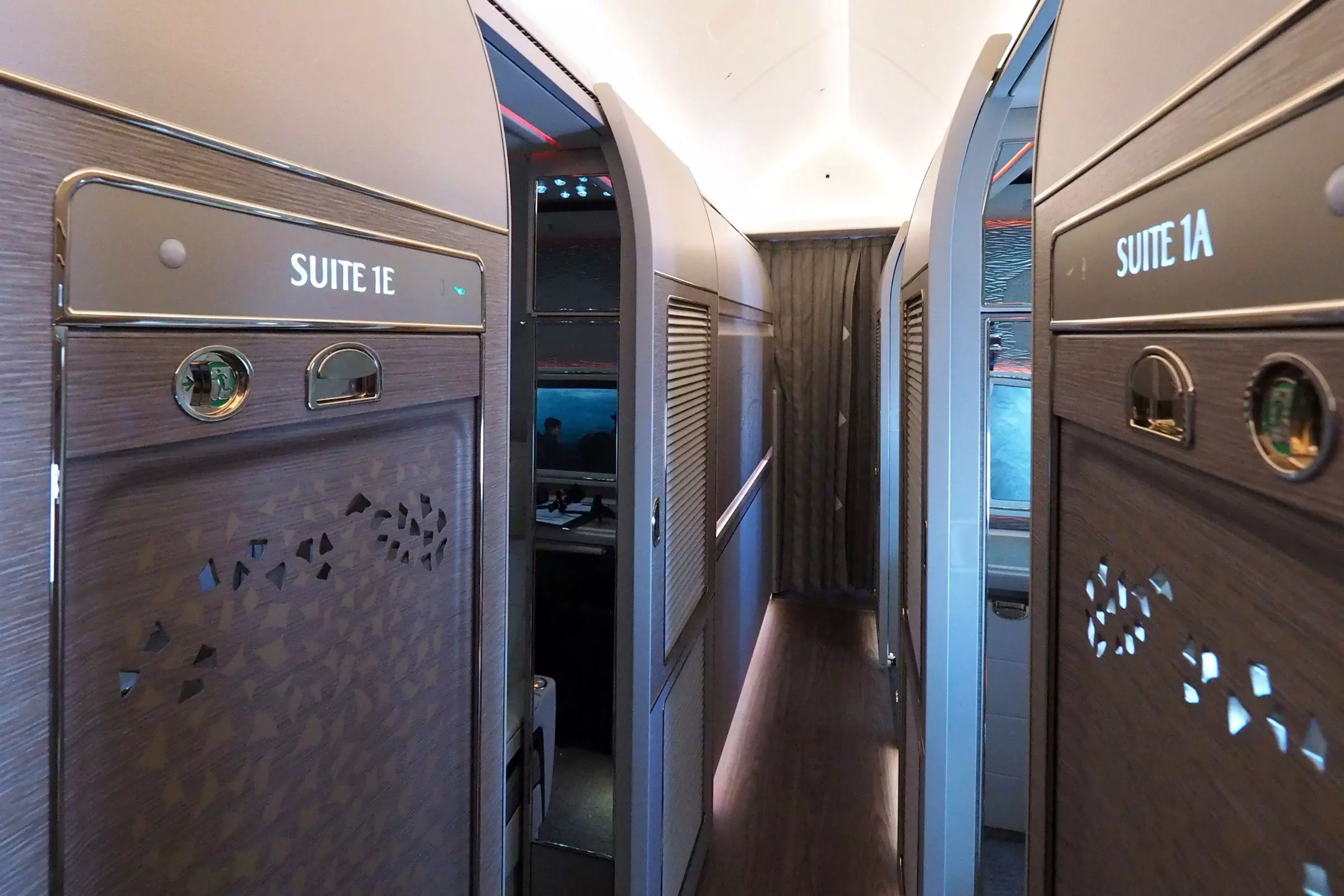 Wou ze fannen a wéi Dir Emirates 'New 777 First Class Suite buchen 13216_1