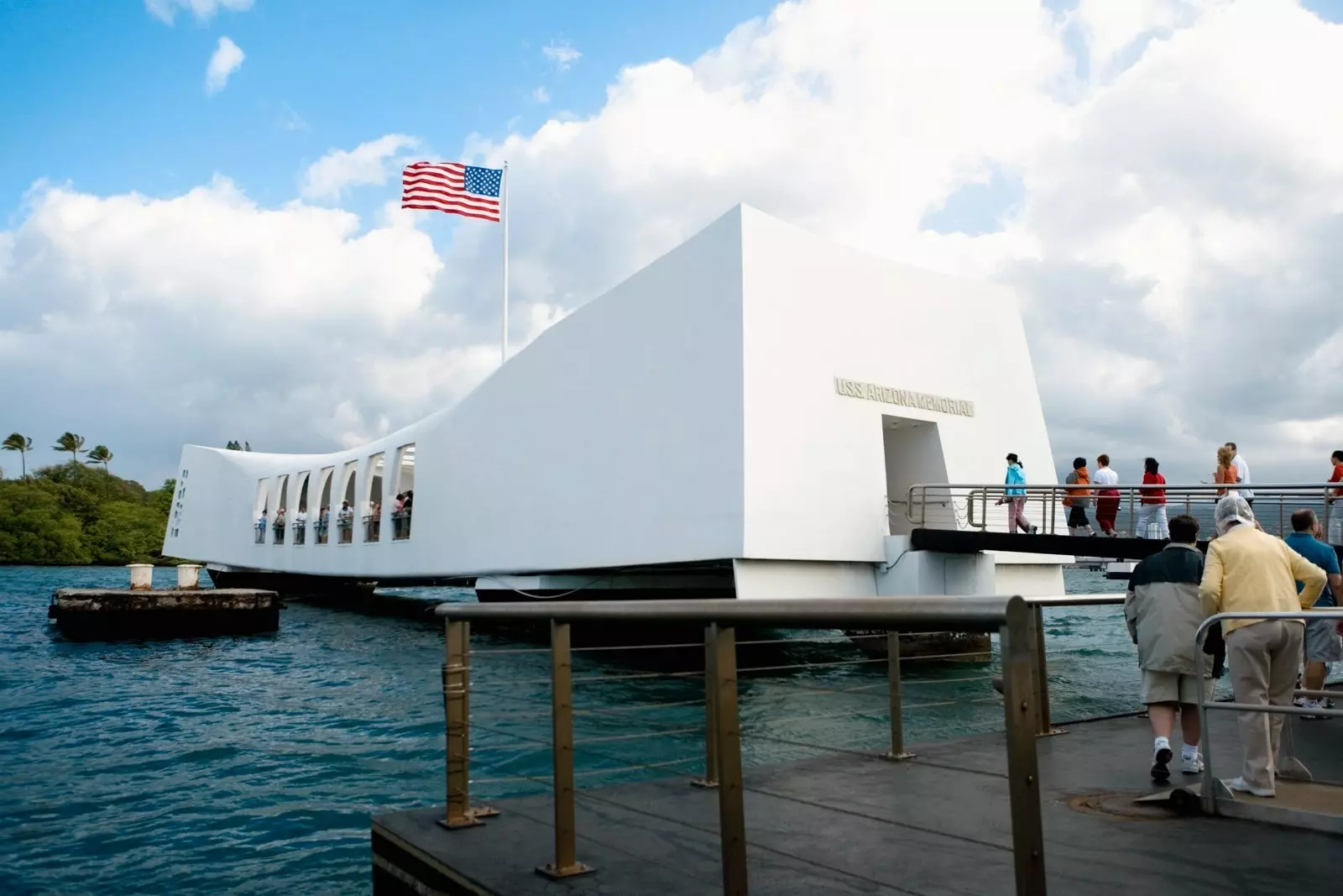 Ua tapunia le USS Arizona Memorial mo le toe faaleleia i lenei tausaga. (Ata mai Glowimages / Getty Images)