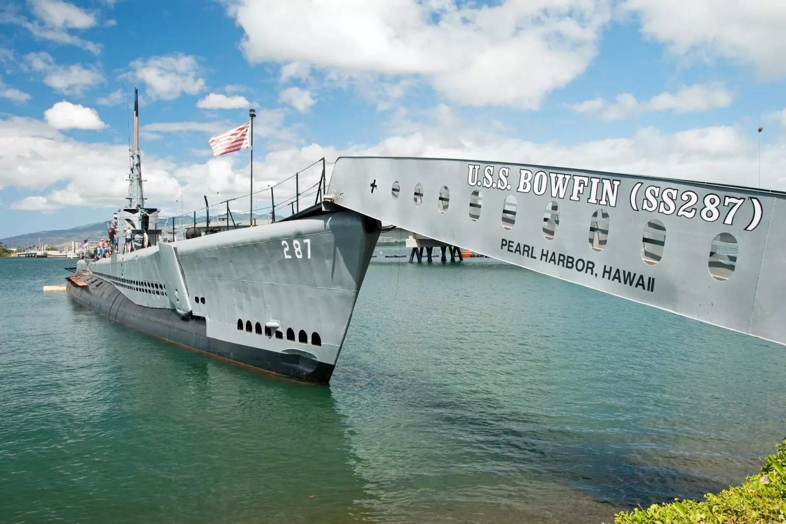 Kapal selam USS Bowfin ing Museum Pearl Harbor minangka papan sing apik kanggo nggawa bocah-bocah. (Foto dening Vaccclav / Getty Images)