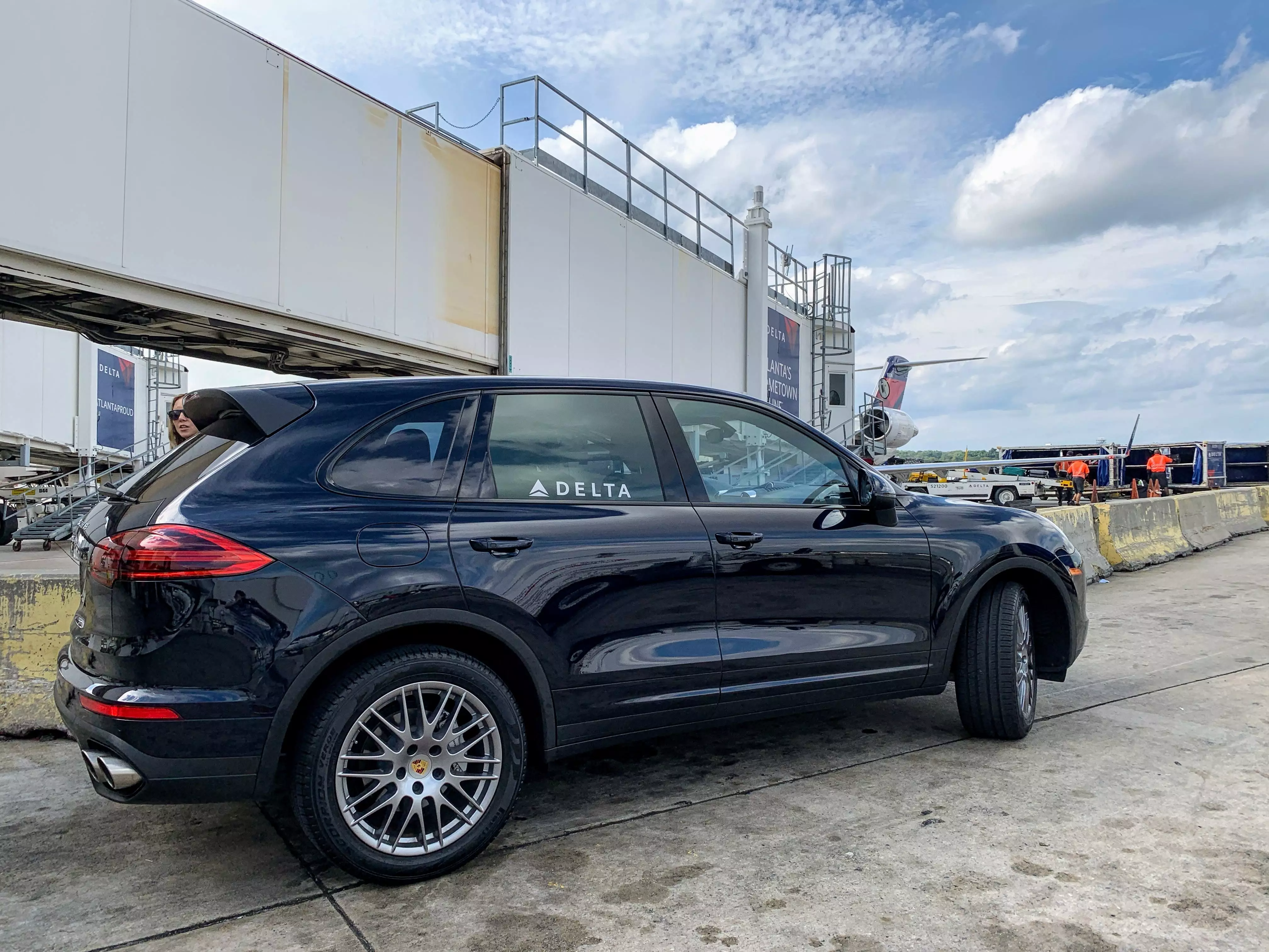 delta porsche suv private transfer diamond 360 atlanta atl