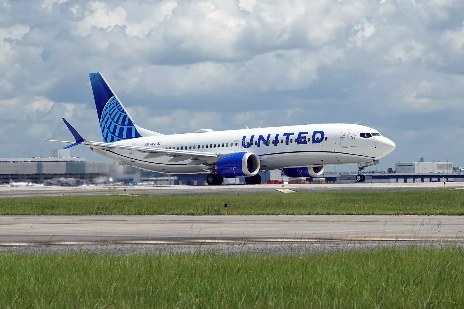 United-ren barrualde berria proban jartzen Boeing 737 MAX 8-n 1388_2