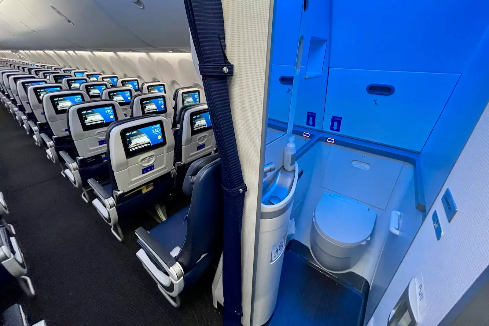 Ang paglalagay ng bagong interior ng United sa pagsubok sa Boeing 737 MAX 8 1388_28