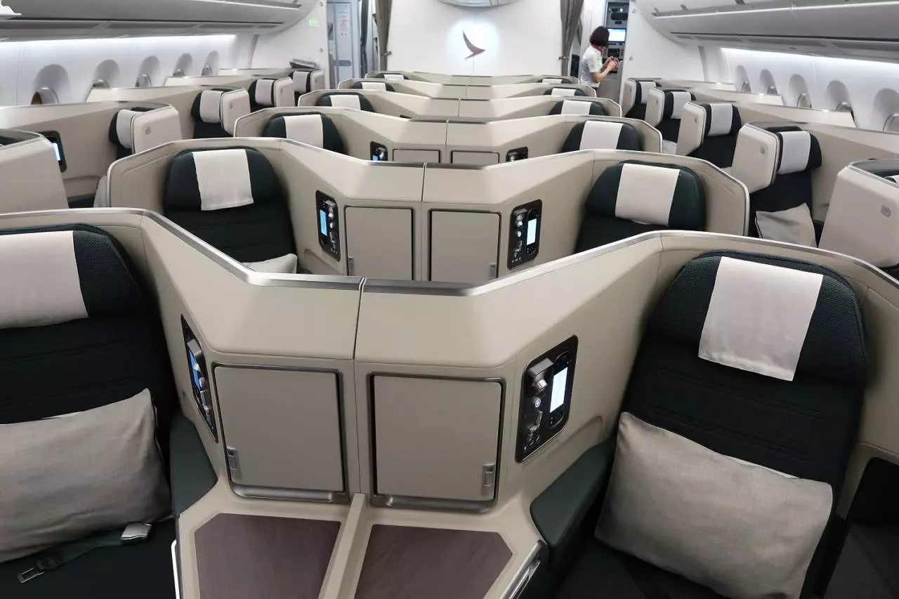 Cathay klasa biznes na A350-1000. (Zdjęcie: JT Genter / The Points Guy)