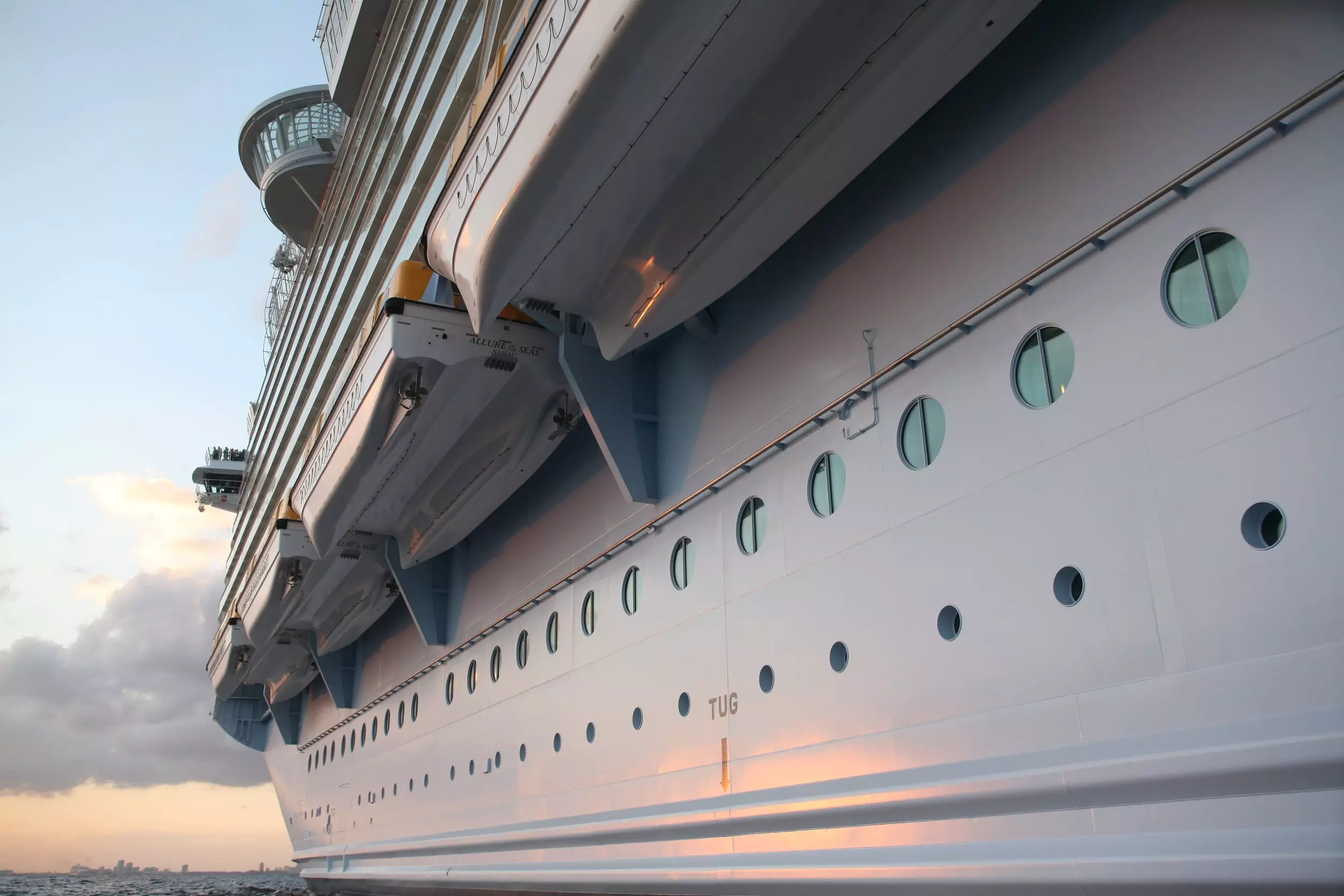 Royal Caribbean's Allure of the Sea. (Ifoto tuyikesha Royal Caribbean)