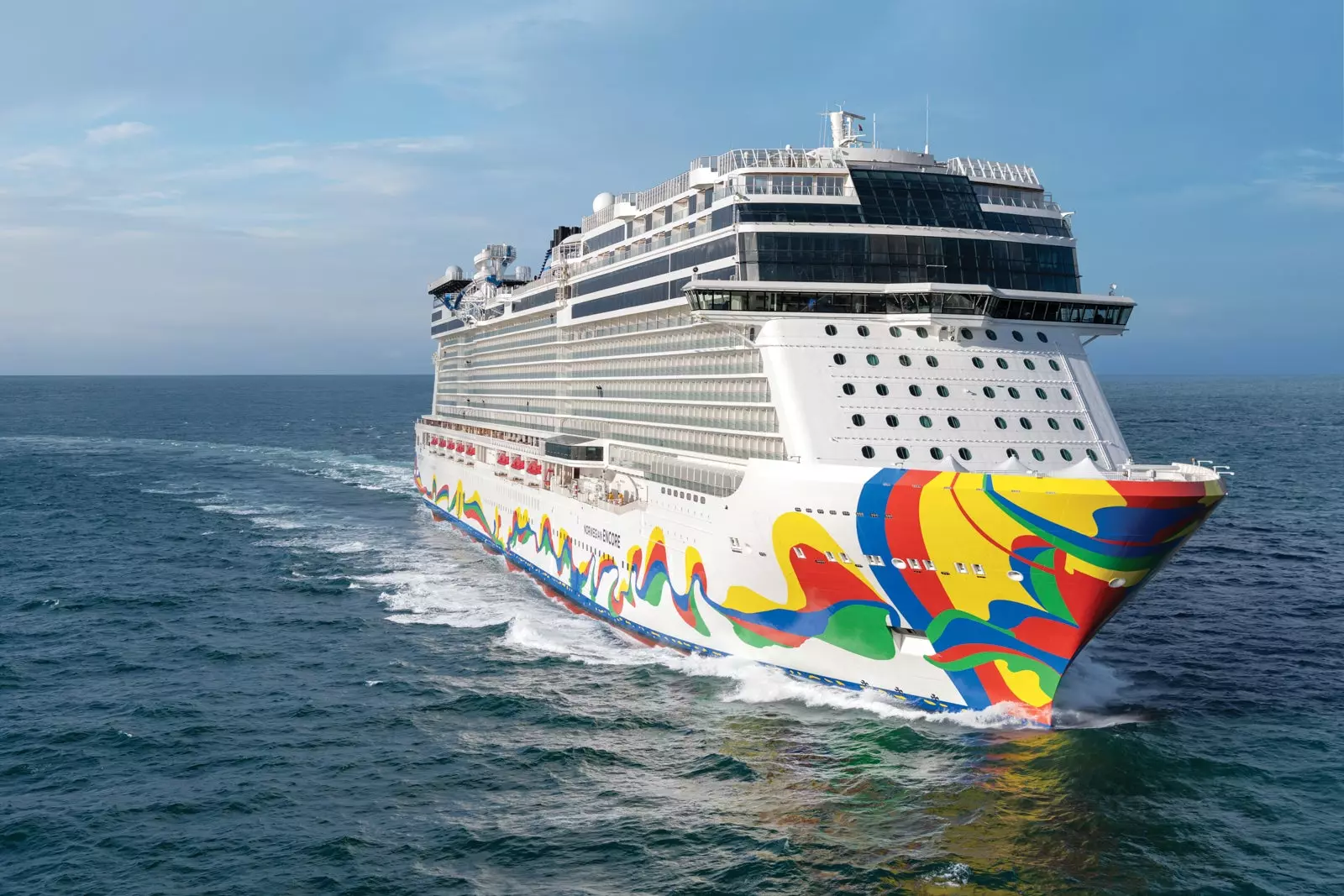 Meli mpya zaidi ya Norwegian Cruise Line, Norwegian Encore, ina nafasi ya abiria 4,004 ikiwa inakaa mara mbili. (Picha kwa hisani ya Norwegian)