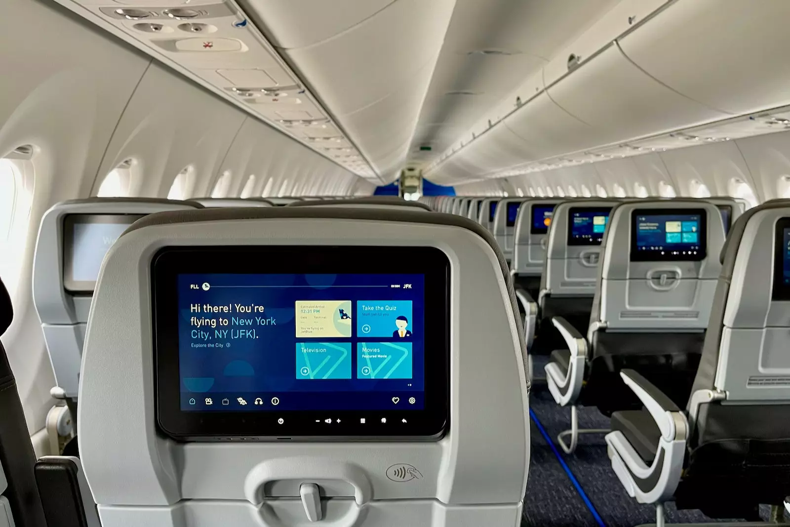 Primeira ollada ao interior do novo e elegante Airbus A220 de JetBlue 1452_12