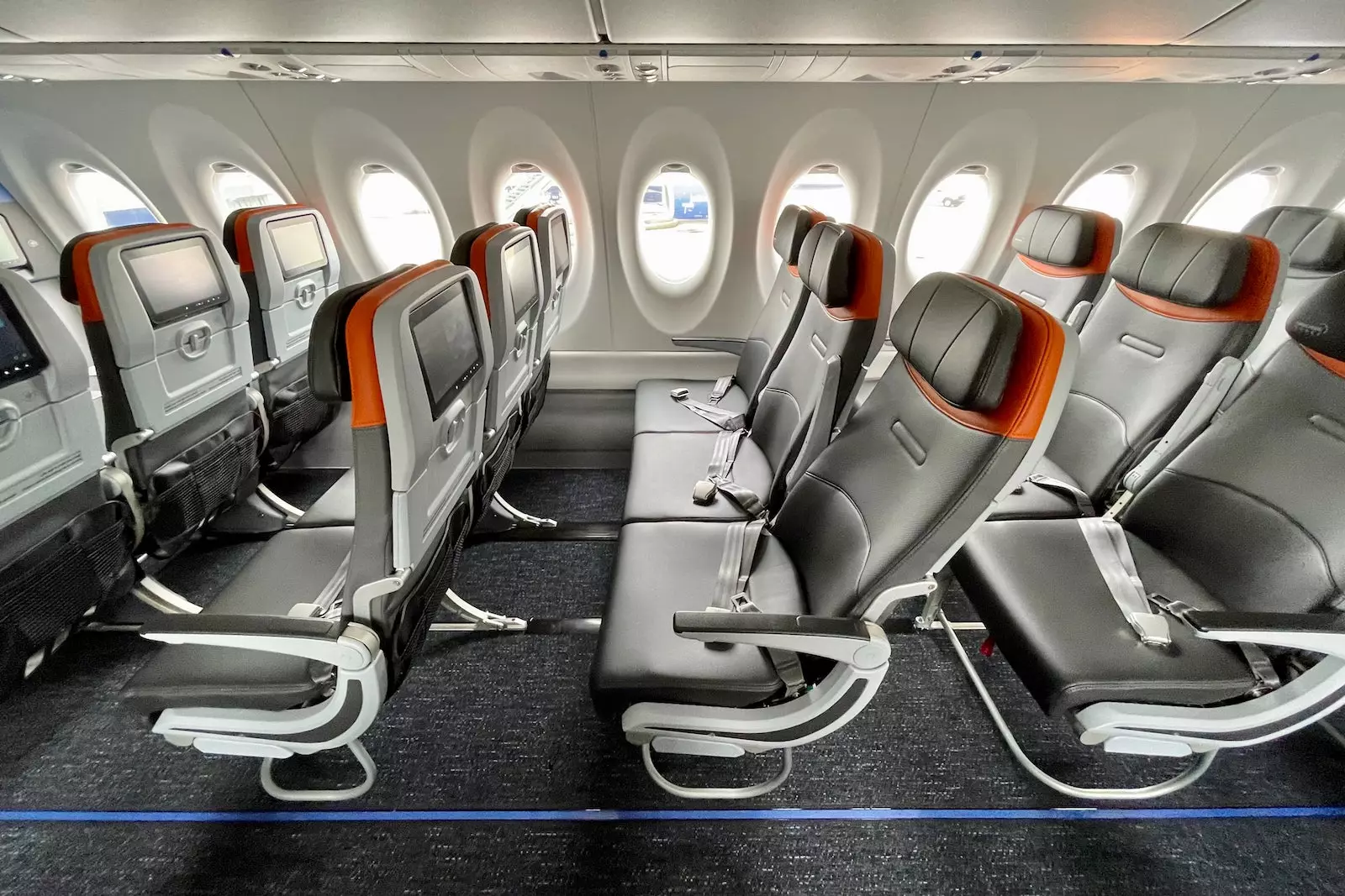 ดูครั้งแรกภายใน Airbus A220 . ใหม่ที่หรูหราของ JetBlue 1452_4