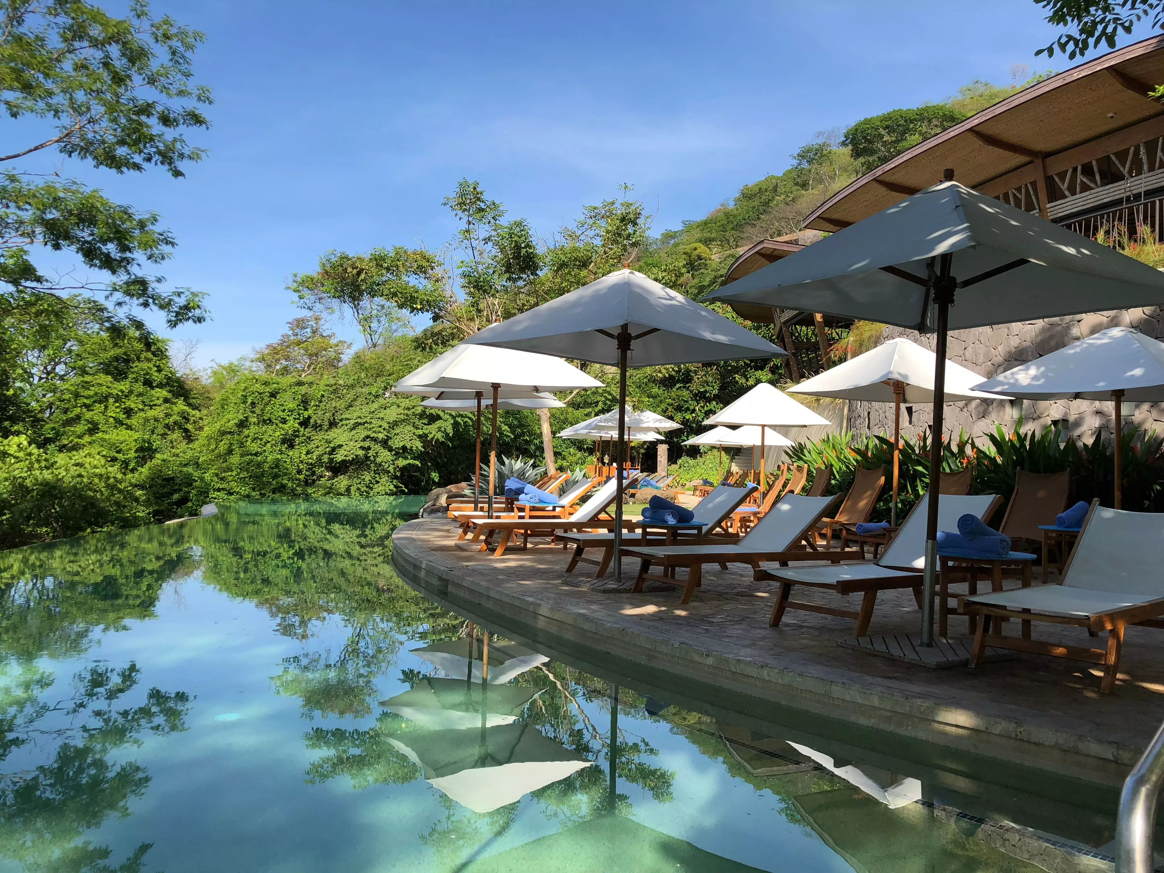 Andaz Costa Rica (Lub caij ntuj sov Hull / The Points Guy)