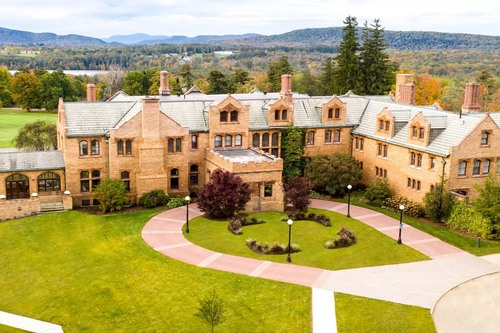 Die Marke Miraval von Hyatt erweitert ihre Präsenz in den Berkshires mit einem Herrenhaus aus dem Gilded Age