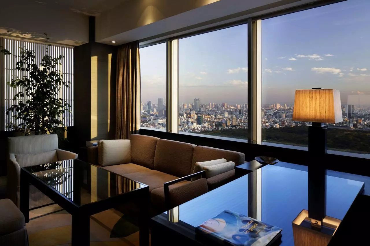 (Foto Park Hyatt Tokyo-nun izni ilə)