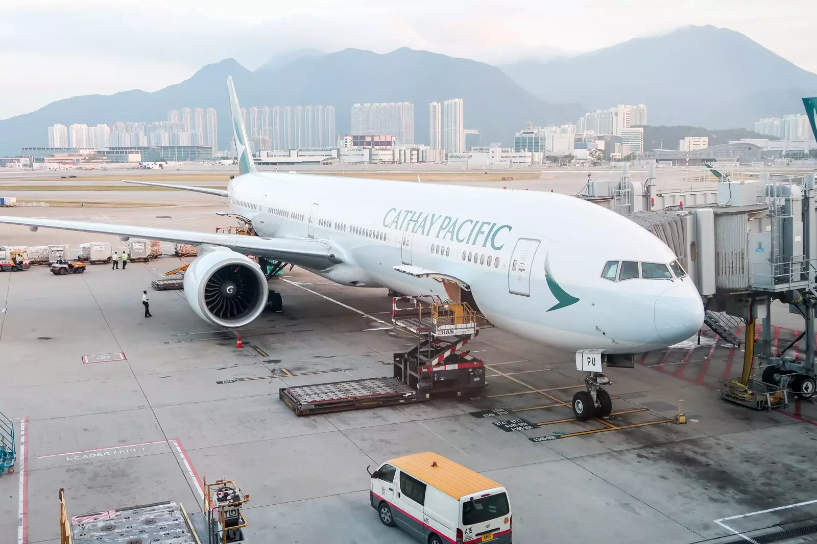 Ọkọ ofurufu Cathay Pacific kan ni Ilu Họngi Kọngi (Fọto nipasẹ JT Genter / The Points Guy)