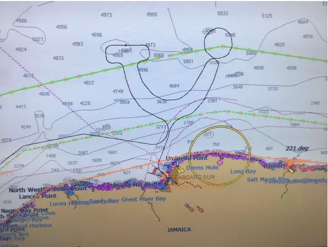 Cruiseskip 'lûkt' 16-mile brede glimke op see as kado foar fertrek foar passazjiers 17343_1