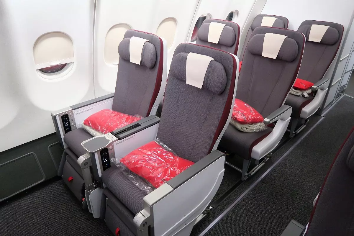 Tarjousvaroitus: Yhdysvaltain kaupungit Espanjaan alkaen 809 $ edestakainen matka Premium Economy -hinnalla 1745_1