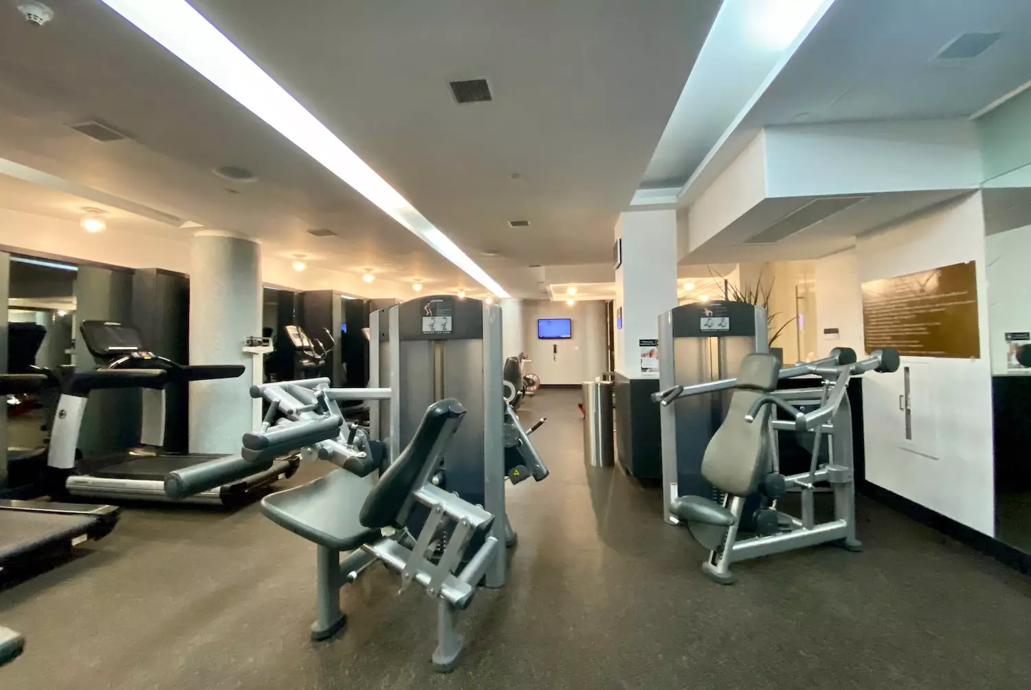 Hyatt Union Square gym khoom