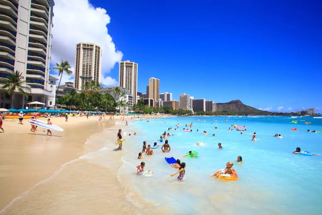 Tlhokomeliso ea Ts'ebetso: Ts'ebetso e seng ea Boroa-Bophirima ho Hawaii Ho tloha ho $197 ho Round-Trip