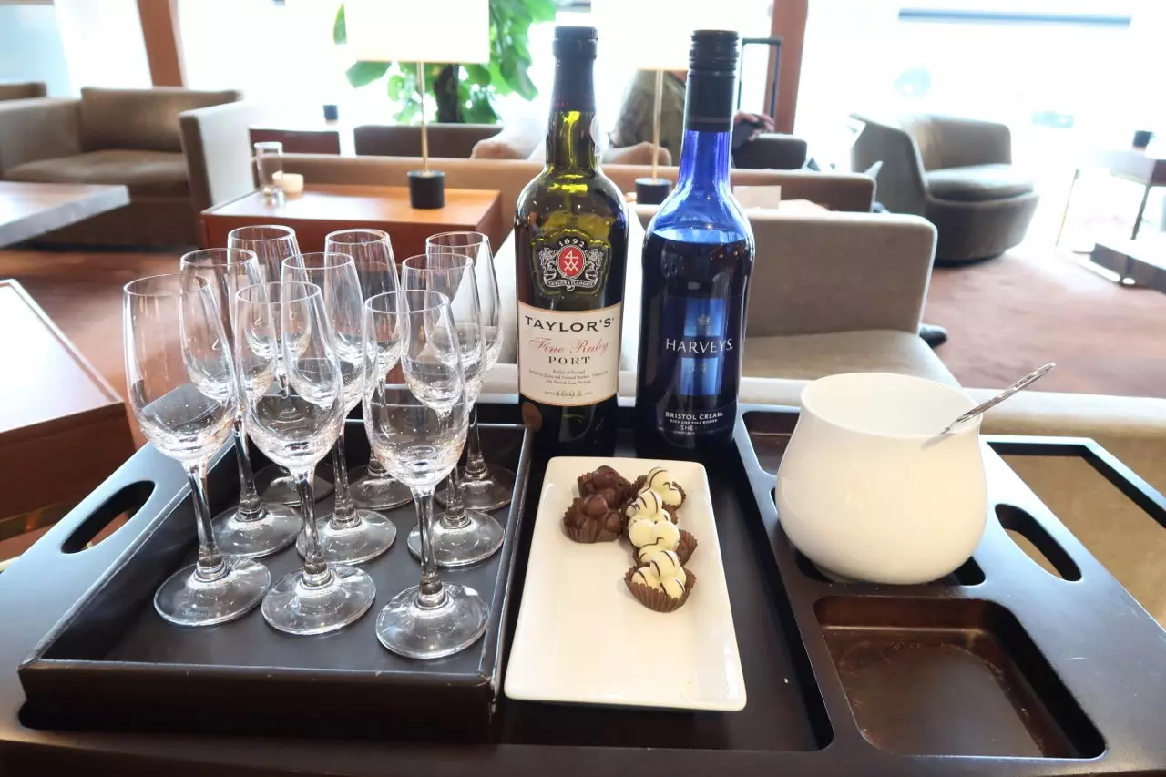 விமர்சனம்: Cathay Pacific's The Pier First Class Lounge (HKG) 18171_20