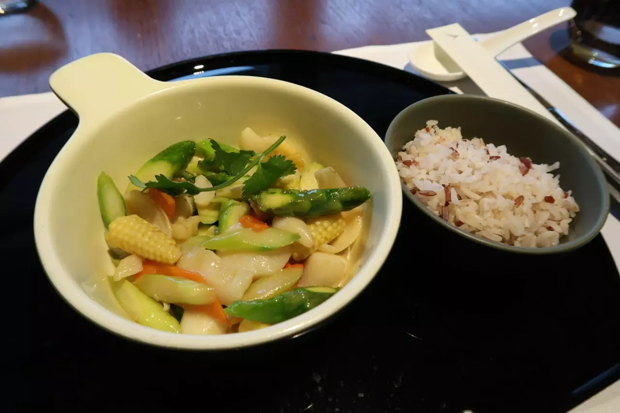 Sharh: Cathay Pacific's The Pier First Class Lounge (HKG) 18171_25