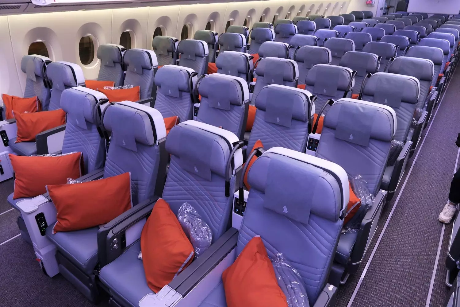 Sigapoa Airlines Premium Economy i Asia Mai le $889 Ta'amilo-Malaga 1841_1