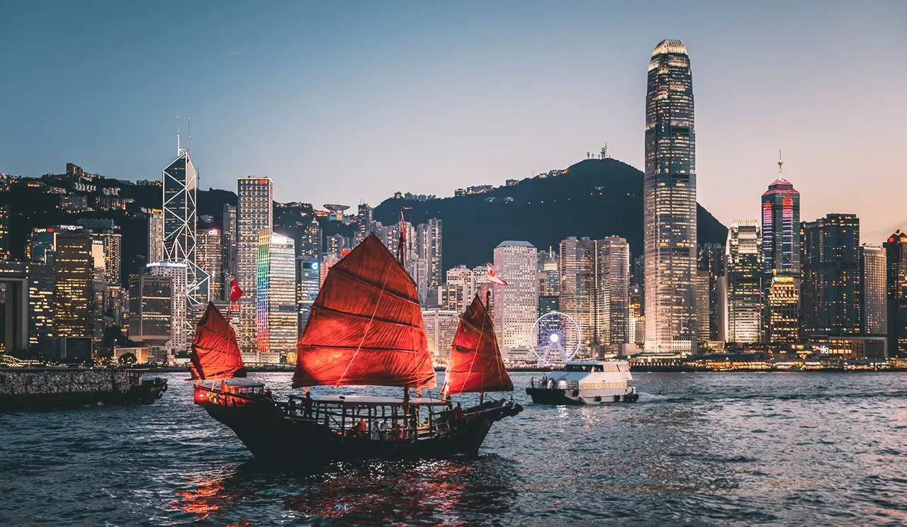 Deal Alert: East and West Coast to Hong Kong $341 ໄປກັບ