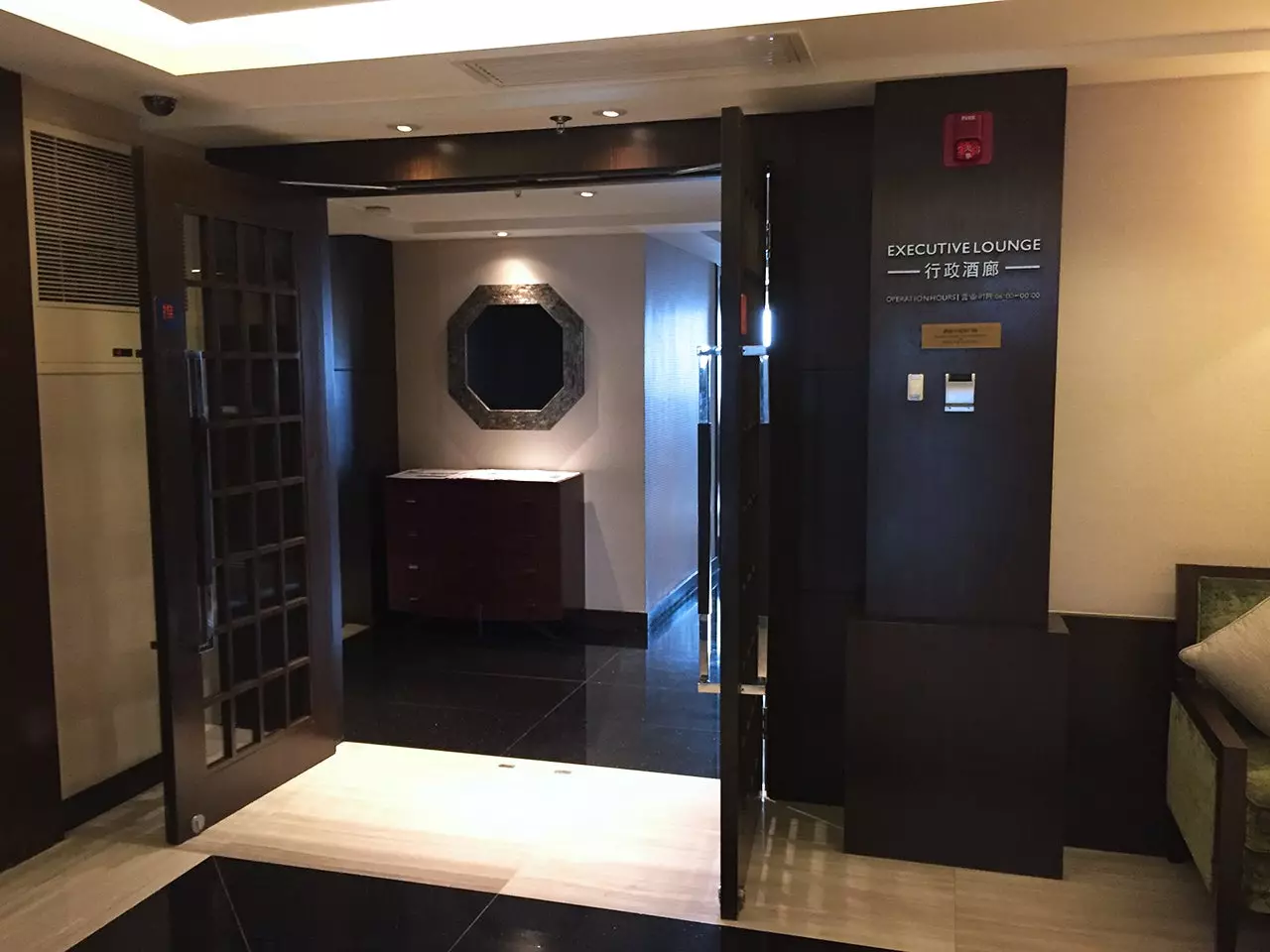 Aukšta klasė, maža kaina: Courtyard Marriott Shanghai Xujiahui 18692_7