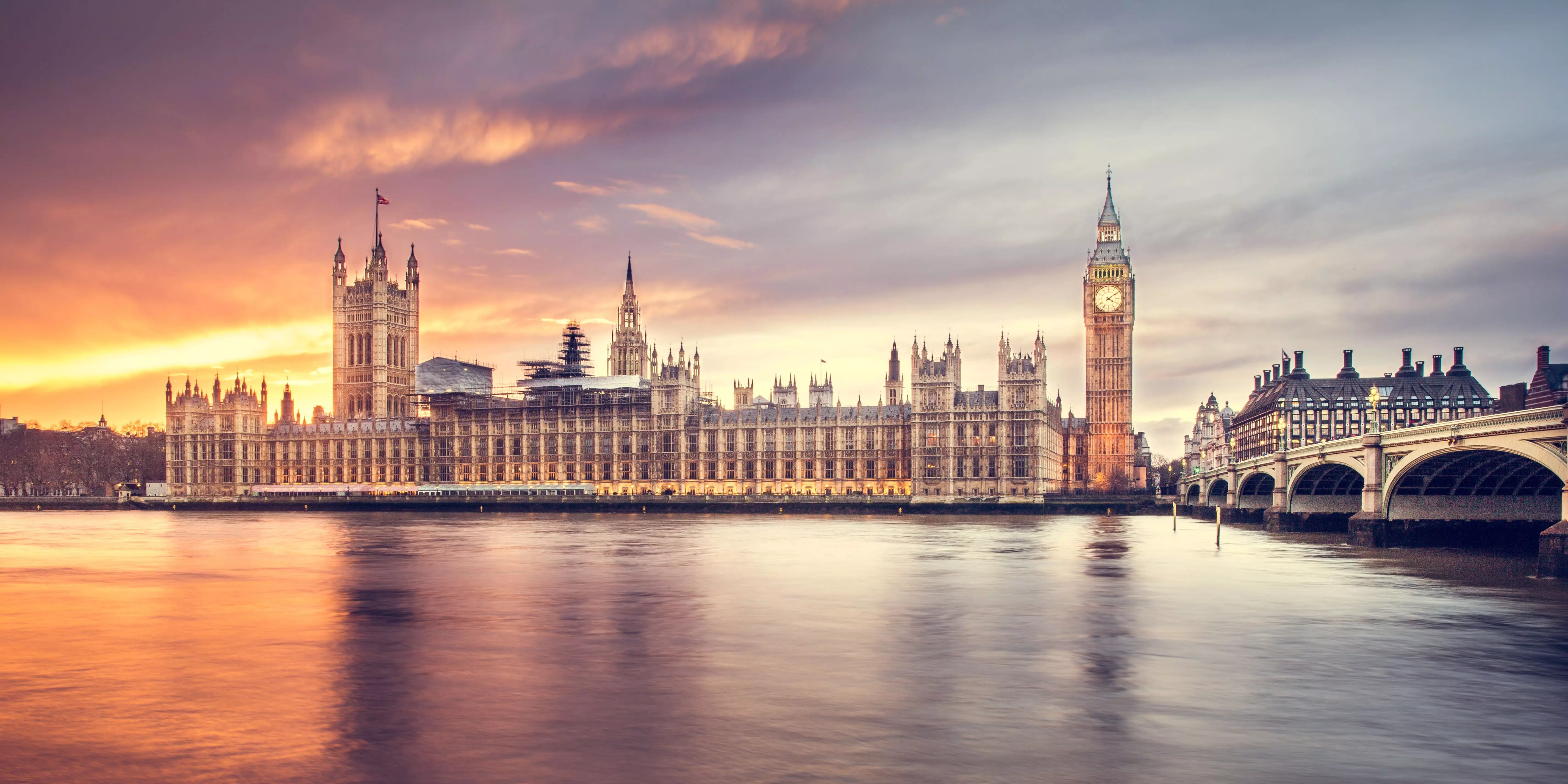 Deal Alarm: Flich op London Vun $ 315 Round-Trip