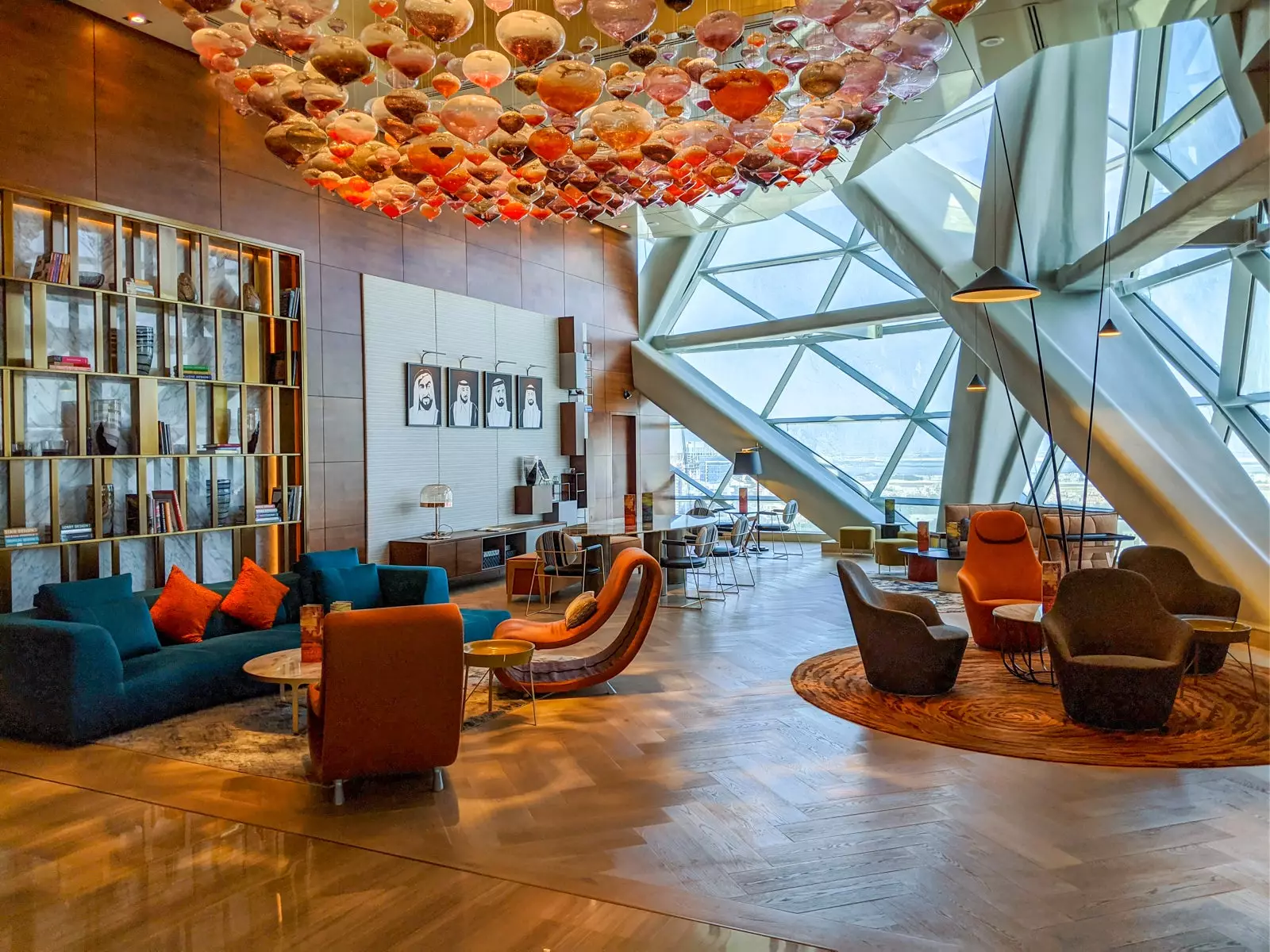 Hyatt Andaz Capital Gate Աբու Դաբի լոբբի